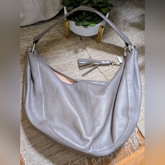 HOBO | Bags | Hobo International Hobo Pebbled Leather Tote Bag W Tassel ...